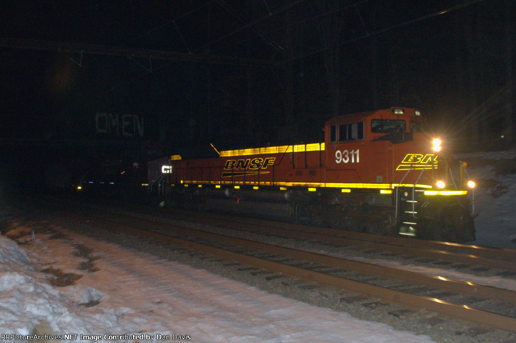 BNSF SD70ACe 9311 leads K042
